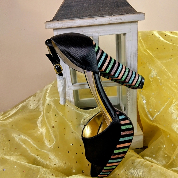 Hale Bob | Shoes | Hale Bob Platform Dorsay Silhouette Pumps Stripped ...